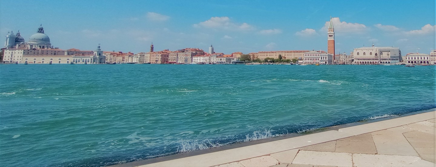 Six Arabic Words for “Ocean” or “Sea” – The Arabic Pages