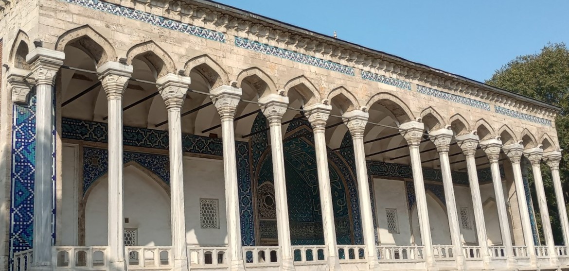 Resource: Arabic Literature Podcast – The Arabic Pages